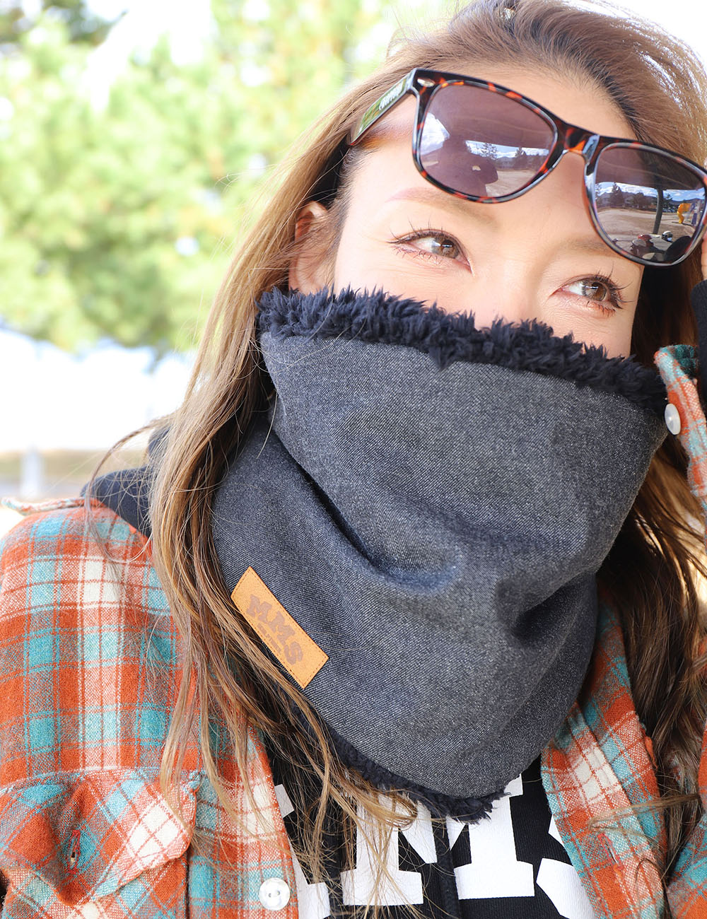 goodsショッピングサイト/商品詳細 ROBIN NECK WARMER /インディゴデニムBK&ブラックファー [M&Ms]